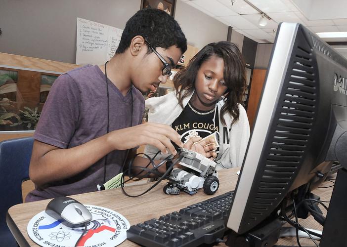 Students design, program robots for lunar simulation | News | somdnews.com