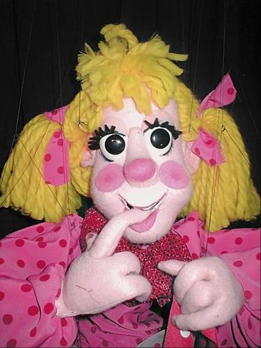 Give him a hand | Entertainment | somdnews.com