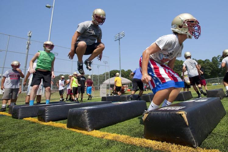 High school football heats up | Sports | somdnews.com