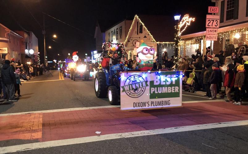 Thousands brave cold for Rising Sun Christmas Tractor Parade | APG ...