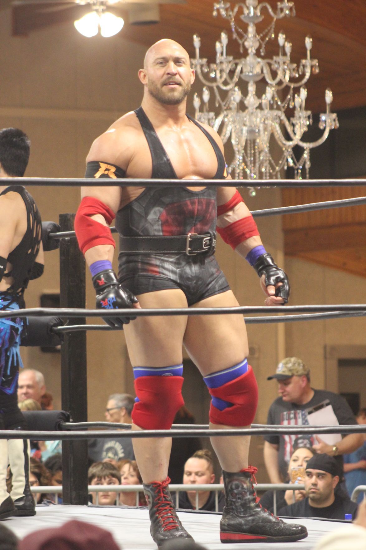 Body slams, pile drivers return to Hollywood | Local News | somdnews.com