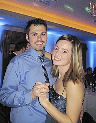 Sneade, Banyasz to wed | News | somdnews.com