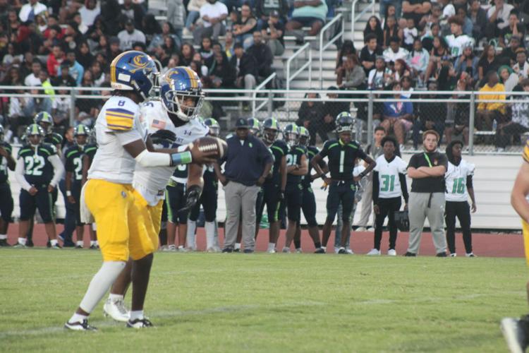 Calvert upends St. Charles in football opener | High School | somdnews.com