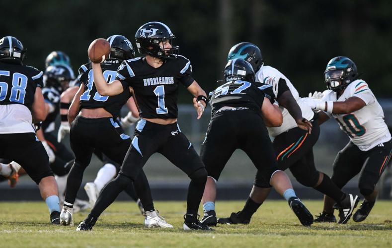 Patuxent football stays perfect | High School | somdnews.com