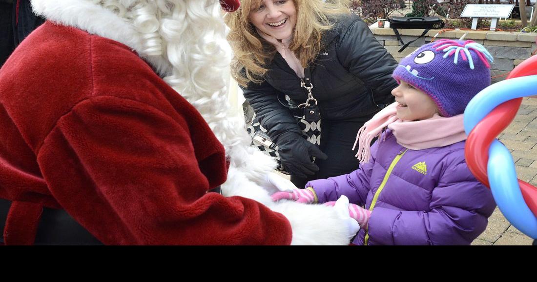 Santa Claus kicks off Christmas season at Olney’s Fair Hill shopping ...
