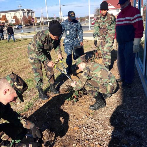 Navy, Leonard Hall team up to beautify Pax museum | Features | somdnews.com