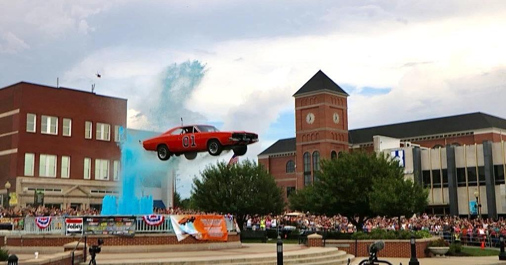 Huge Somernites crowd sees 'Dukes' car jump over fountain | News ...