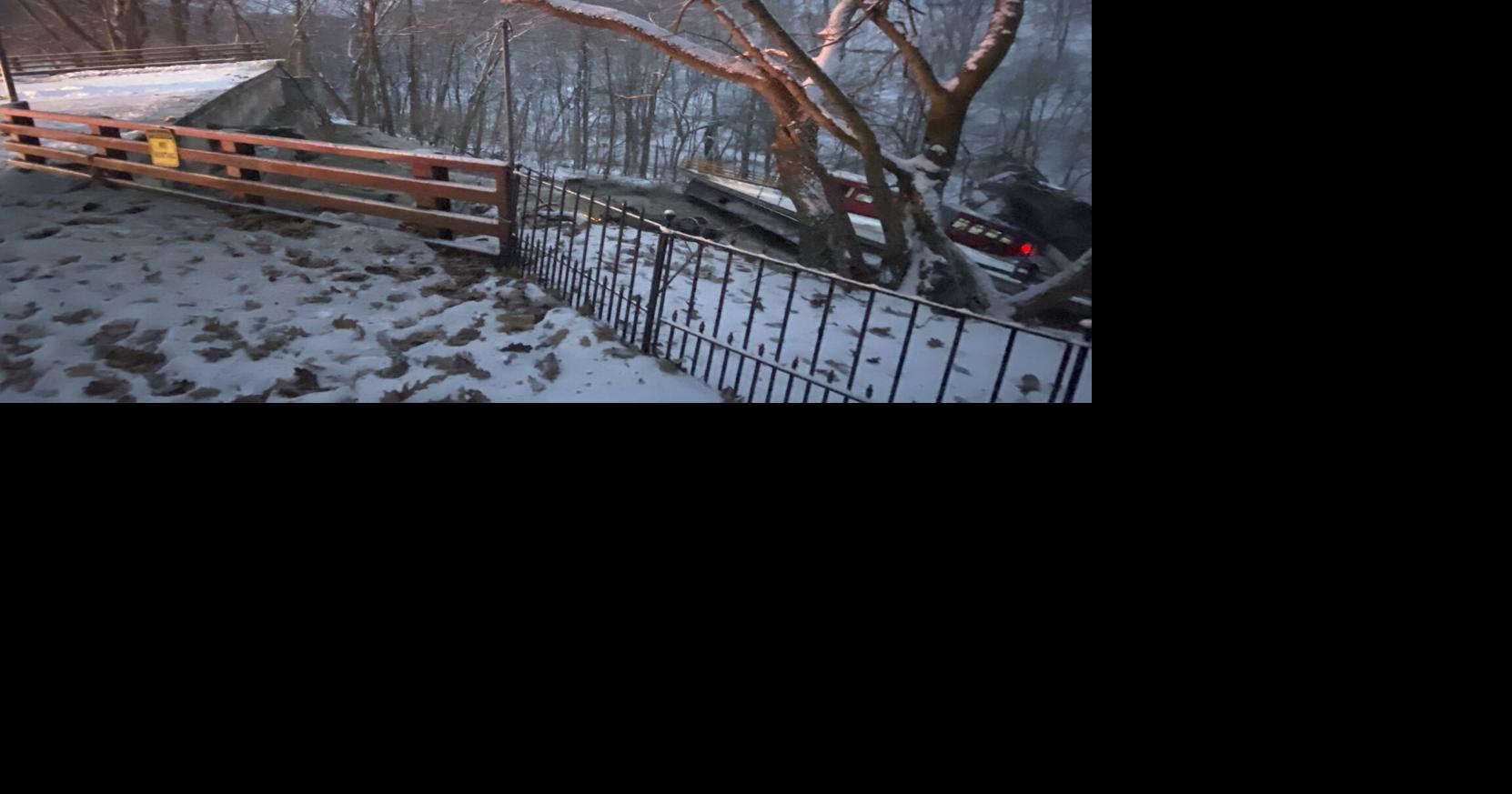 Human chain formed to help after Pittsburgh bridge collapse | News ...