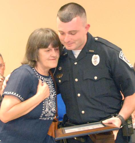 Burnside Police Officer Alley uses creative measures to save man | News ...