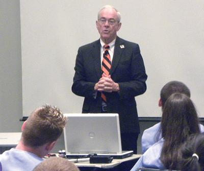 Former Gov. Paul Patton speaks to Rogers Scholars at Center | News ...