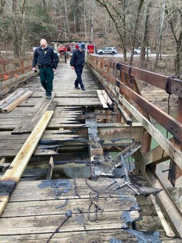 Bee Rock bridge again damaged by fire | News | somerset-kentucky.com