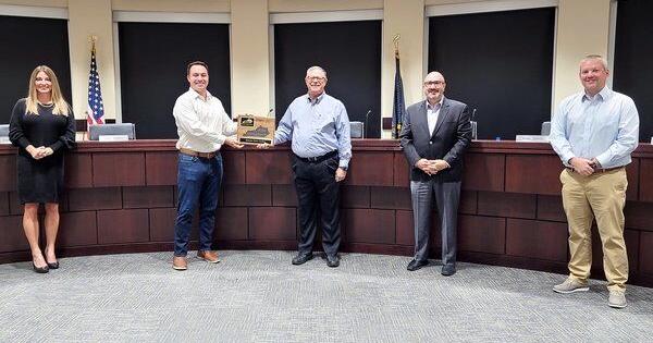 Kentucky League of Cities Presents Senator Rick Girdler 2020 'Friend of ...