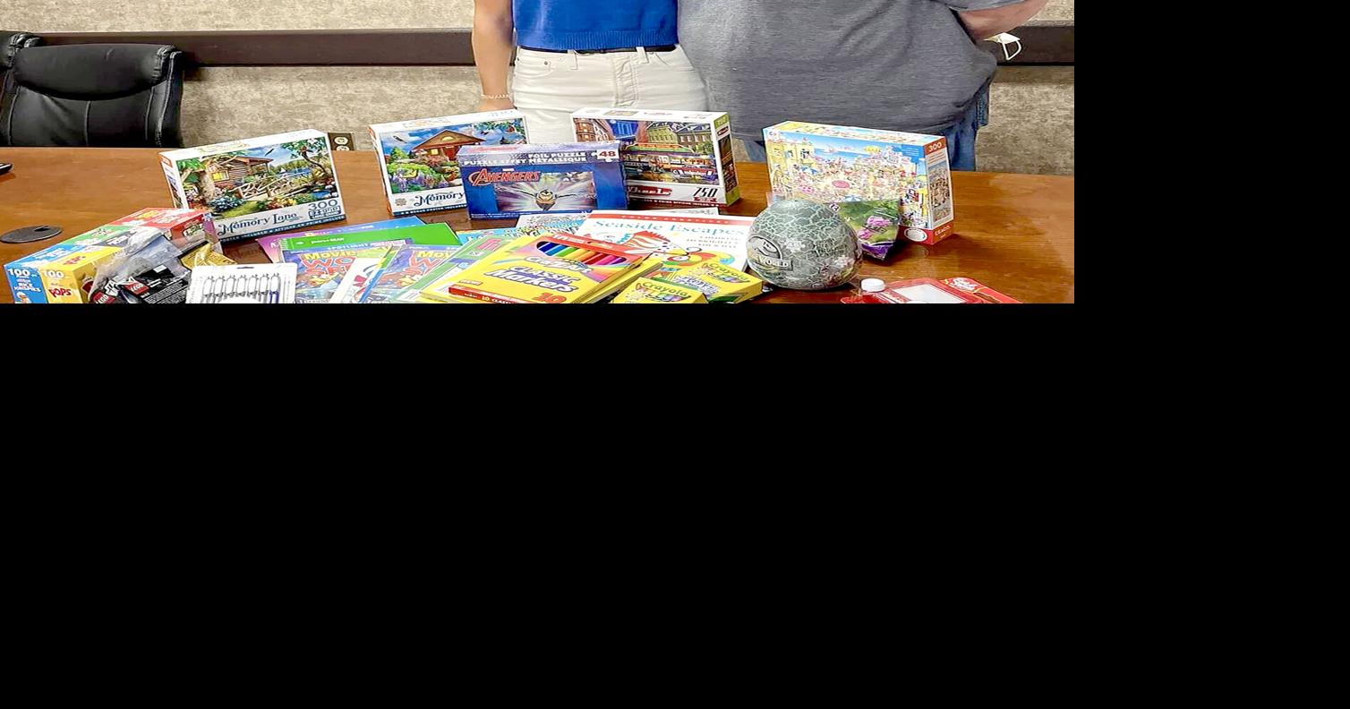 Rogers Scholar Ellen Cherry puts together an “Art Cart” for Baptist ...