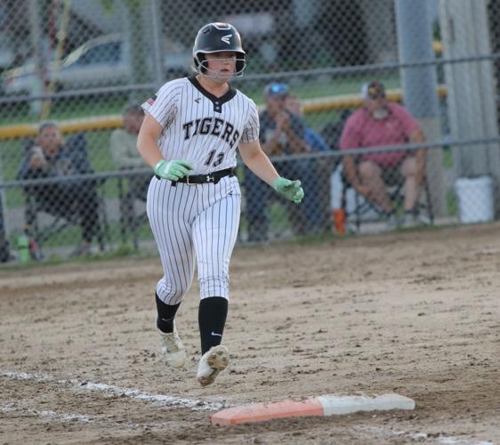 Busy week for NL/WMU softball | New London Sports | southeastiowaunion.com