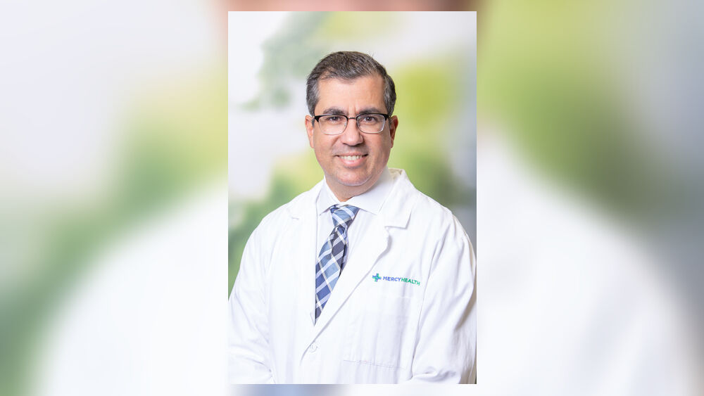 Mercy Health doctor reaches 600th robotic surgery milestone | News ...