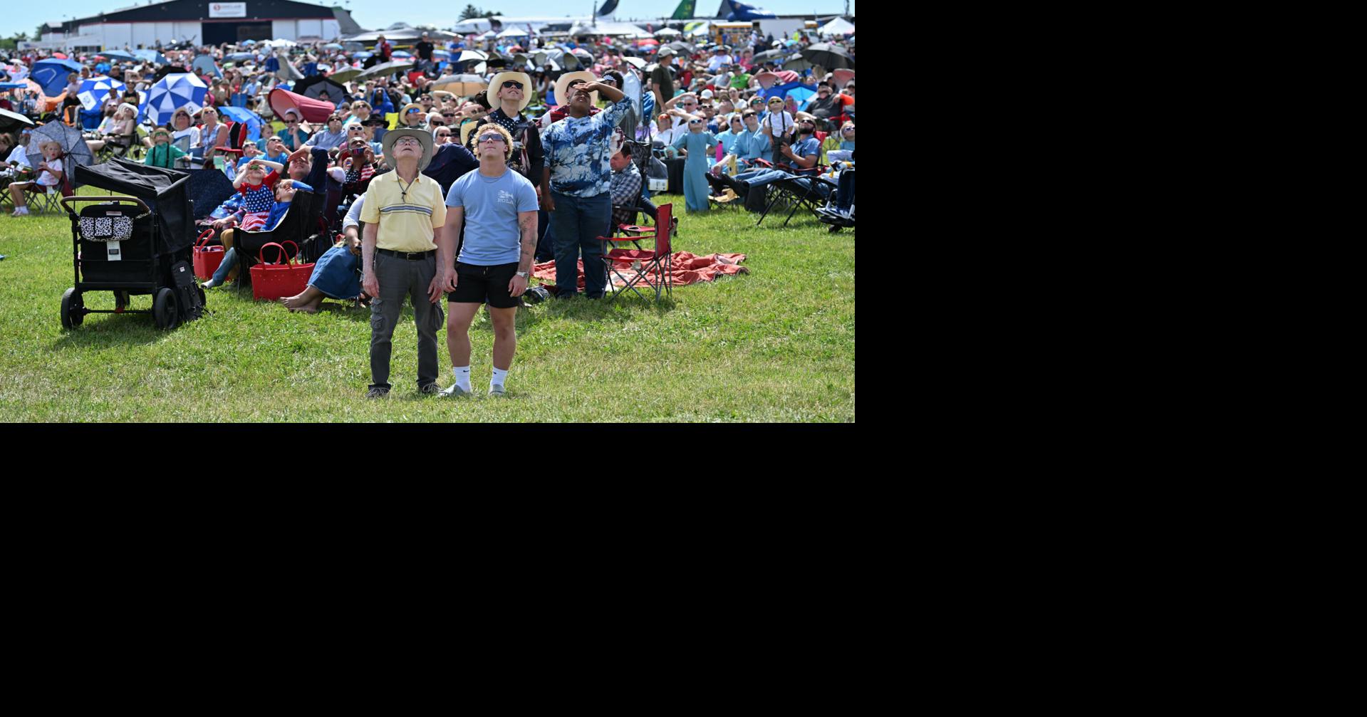 Dayton air show draws 90,000 fans despite rainy conditions | Local ...