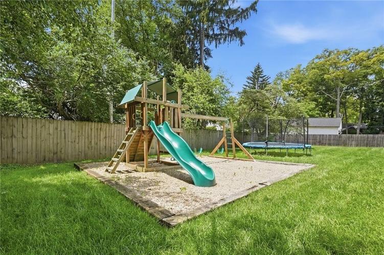 $5650K Springfield remodeled Tri-level has six bedrooms and inground ...