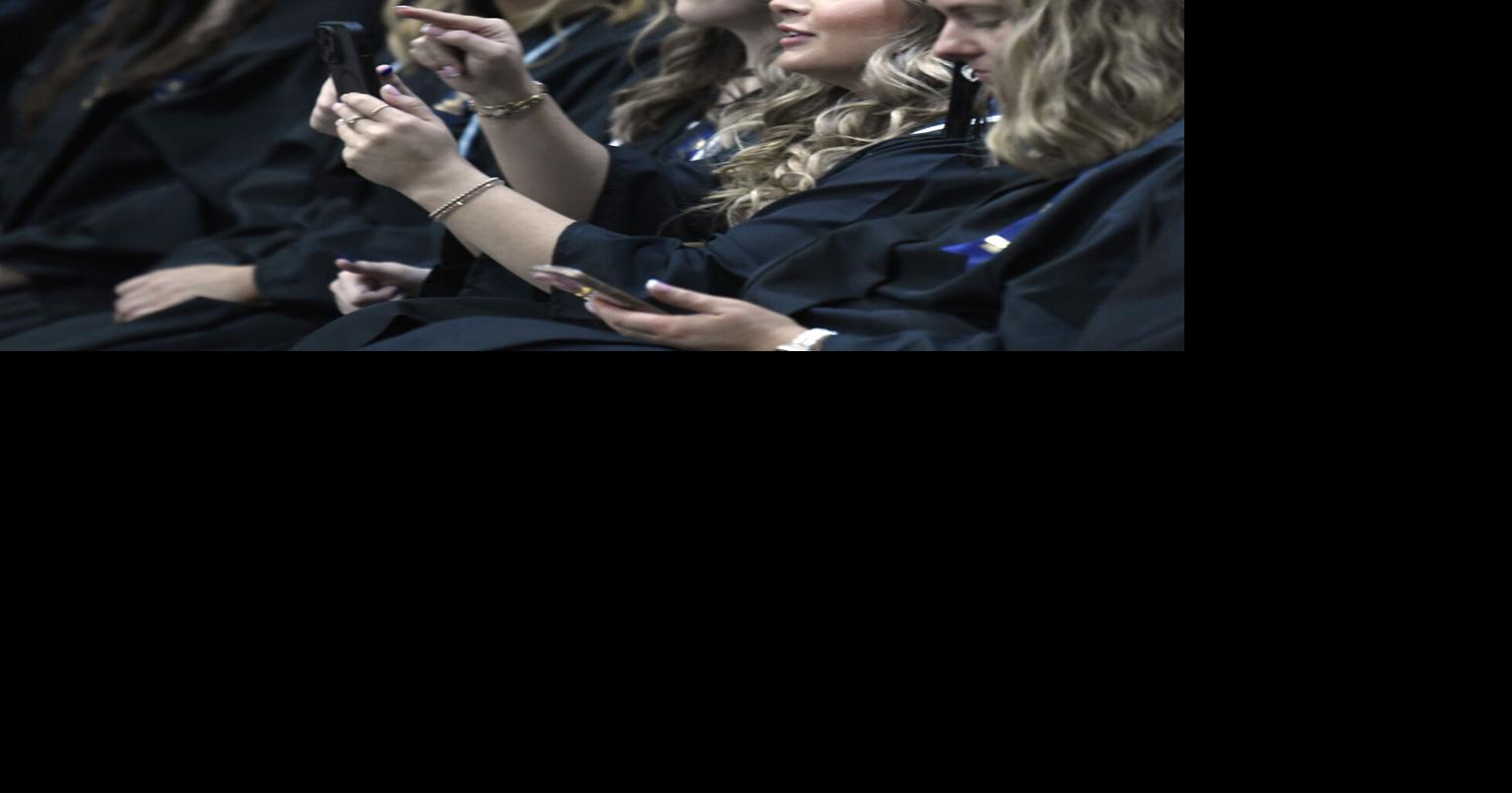 Kent State Ashtabula graduates spring class | News | starbeacon.com