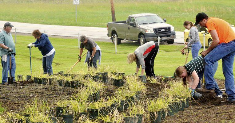 Cooperative project leads to snow and wind barrier in Ashtabula ...