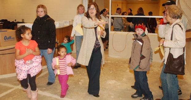 Hundreds tour new grade school complex | Local News | starbeacon.com