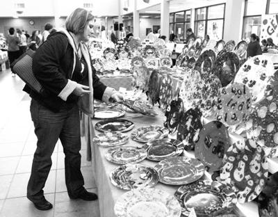 Kris Kringle Craft Show kicks off local shopping | Local News ...