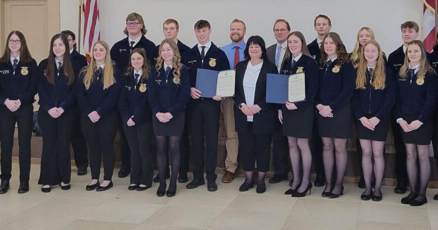 Commissioners honor FFA students | Local News | starbeacon.com
