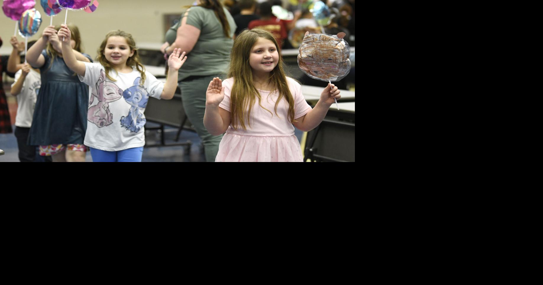 Students show off balloons to staff, friends and family | News ...