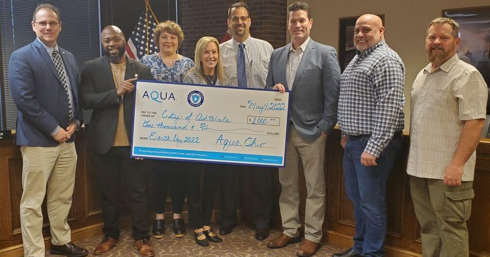 Aqua Ohio donates $1,000 to city of Ashtabula for clean up | Local News ...