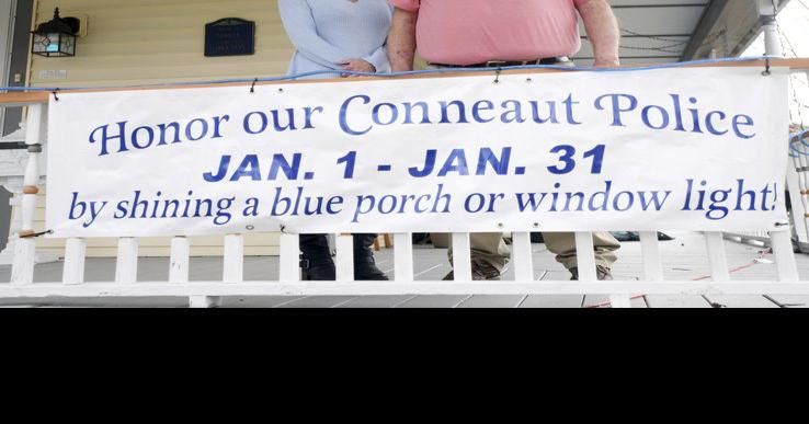 Conneaut houses lit blue to support police | Local News | starbeacon.com