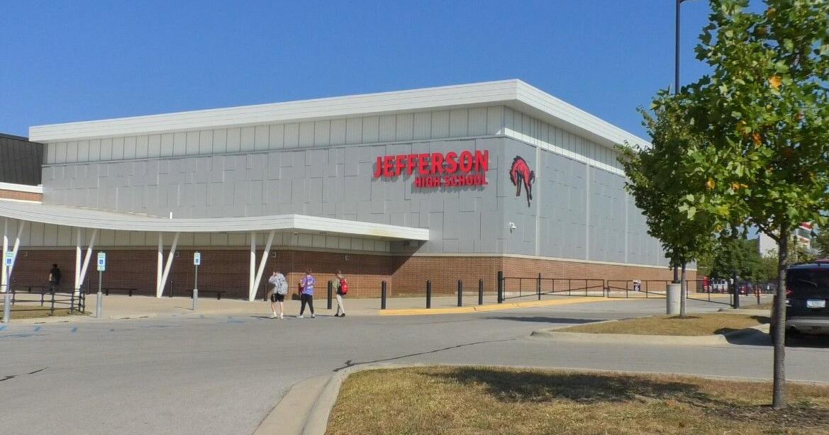 Hometown Hero: High Five Award recognizes students for going the extra ...