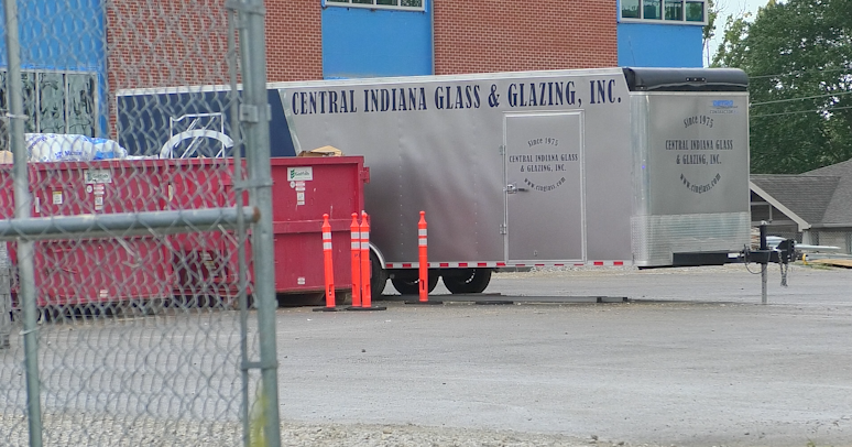 Union glaziers on the picket line at site of new and expanding TSC ...