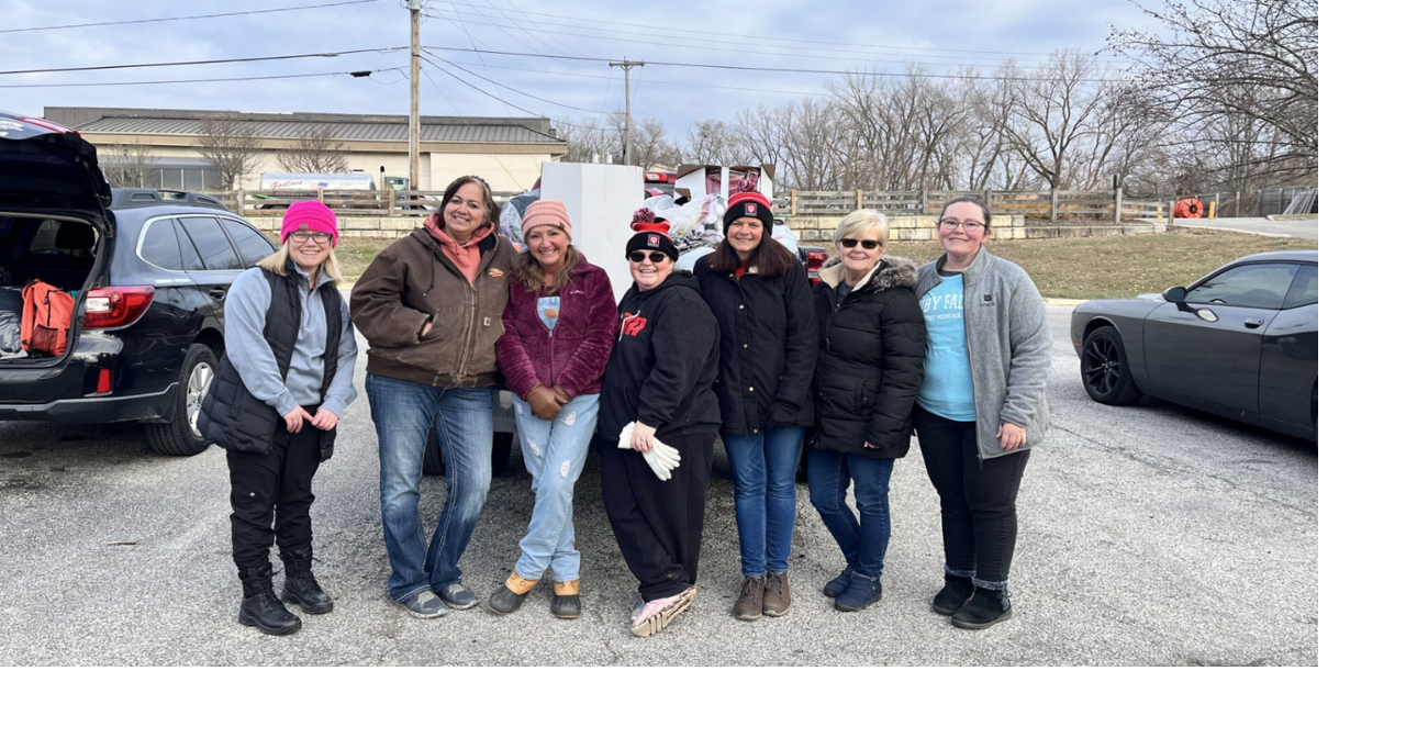 Under the Bridge Project delivers 95 care bags to those in need ...