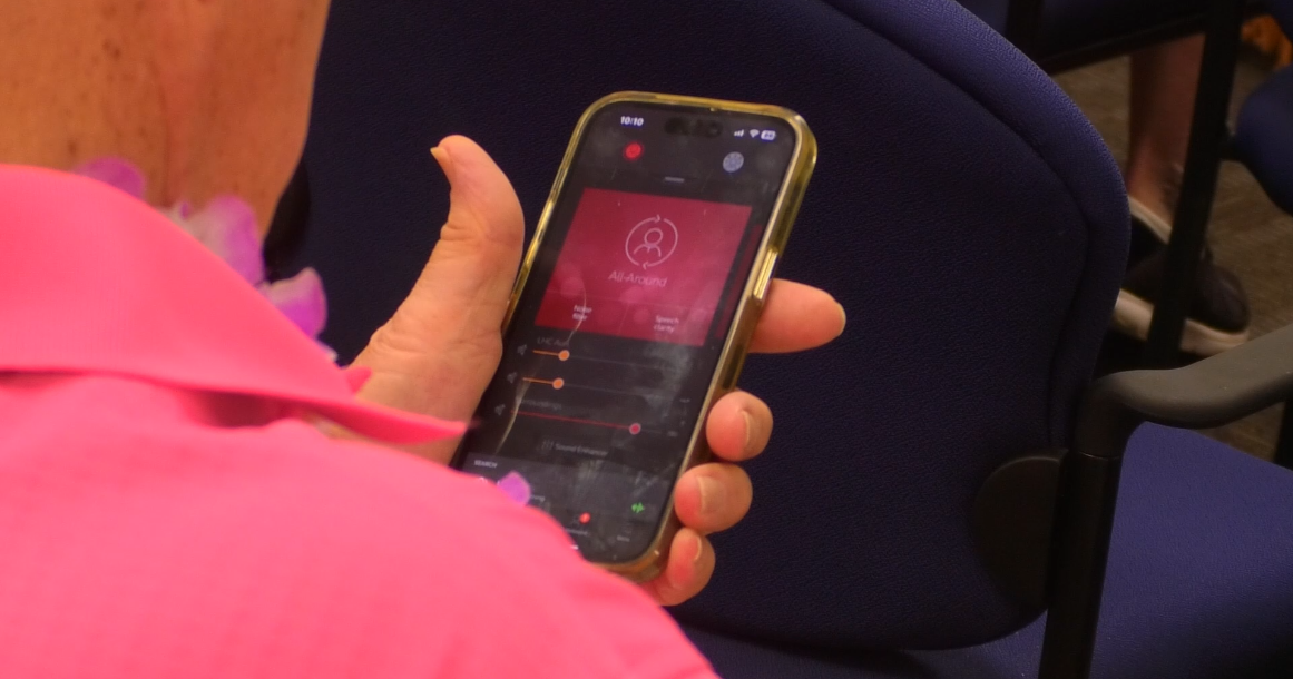 New Auracast device brings audio directly to hearing aids and smart ...