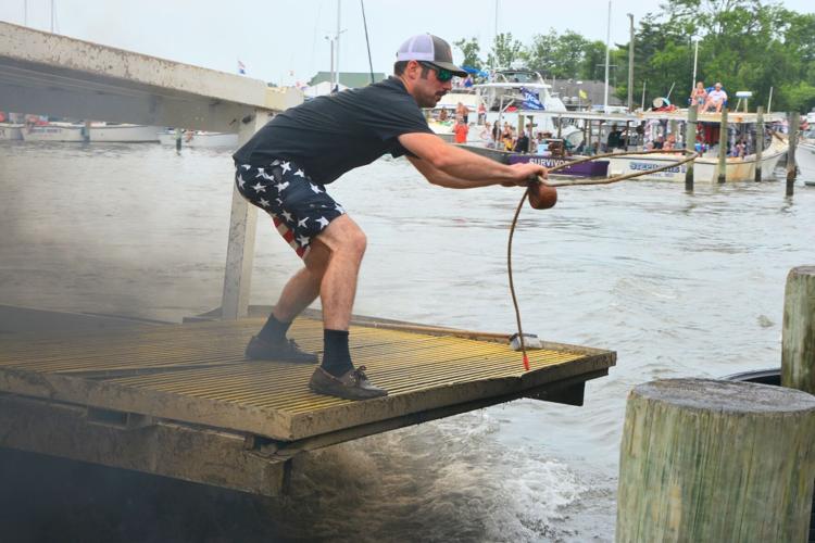 Record crowd celebrates waterman's heritage | Local | stardem.com