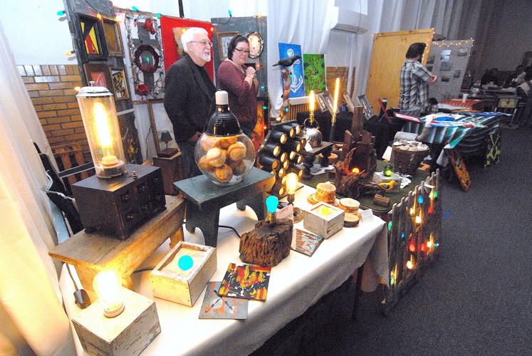 Christmas in Easton craft show continues today | Spotlight | stardem.com