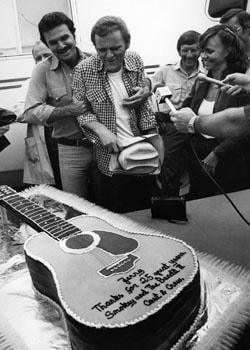 Singer-actor Jerry Reed dies at 71 | Obituaries | stardem.com