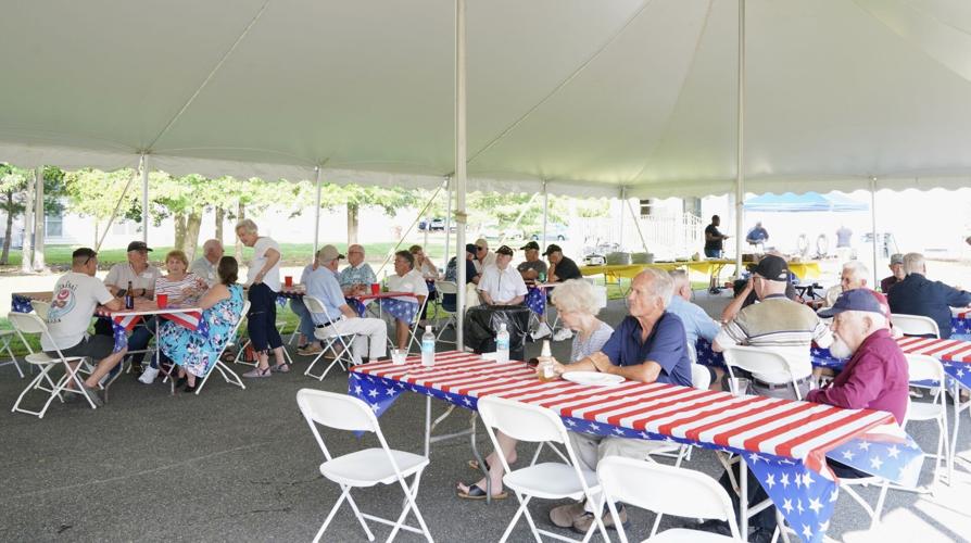 Eglseder holds cookout to honor veterans | Business | stardem.com