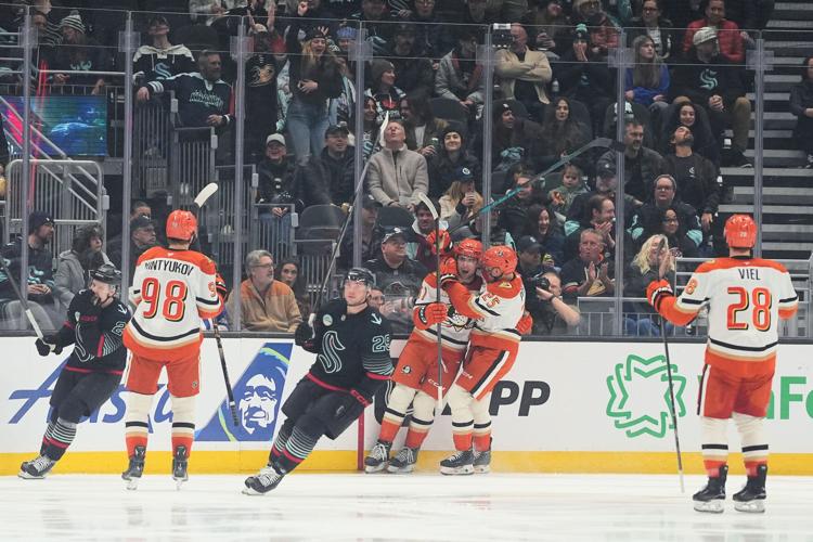 Ducks beat Kraken 4-2 for 6th straight victory following 9-game losing ...