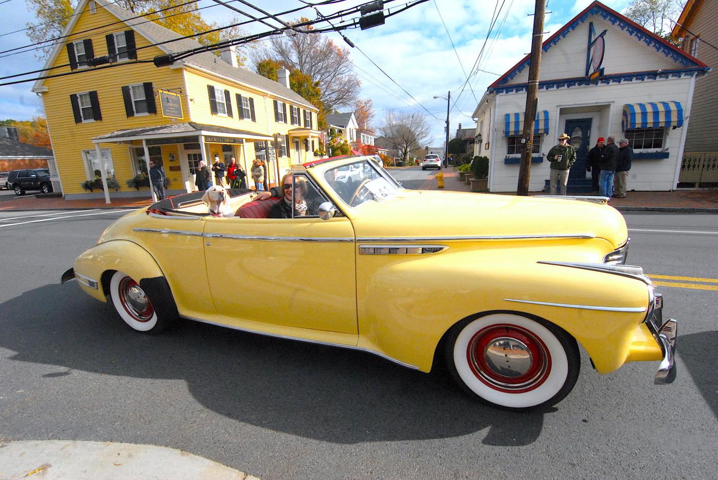 Classic cars parade for Thanksgiving | Spotlight | stardem.com