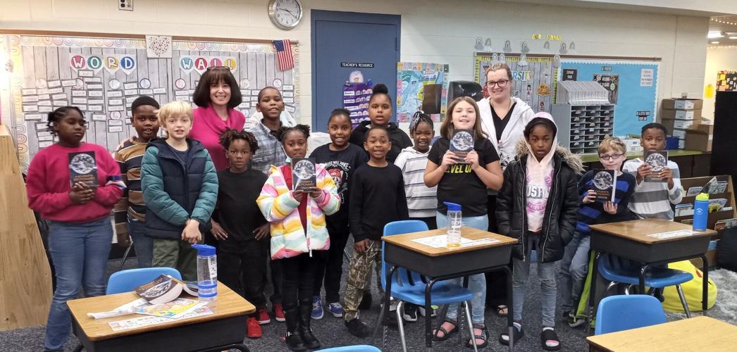 Rotary revives tradition of giving dictionaries to 3rd graders | Local ...