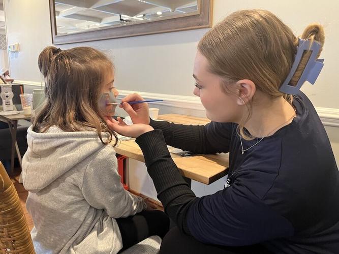 Winter Wonderland at Deep Blue benefits local school | | stardem.com