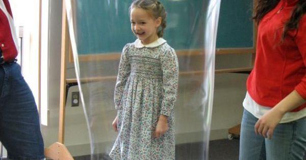 Children to step inside giant bubbles at KI Library | Local | stardem.com