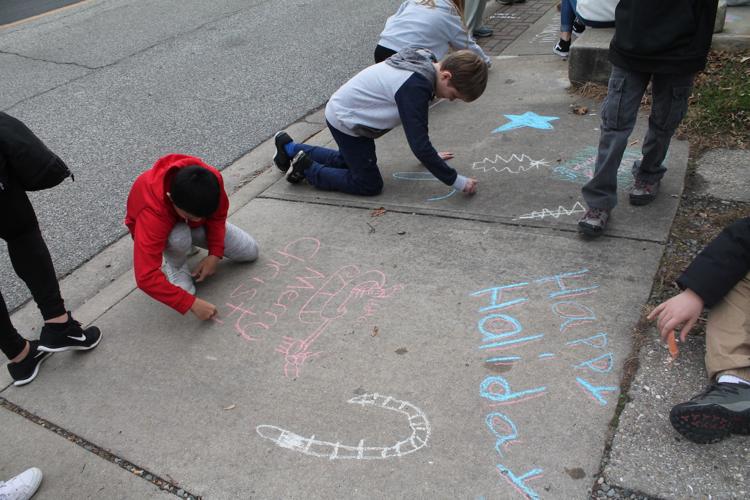 Kent County Middle School students spread holiday cheer | Local ...