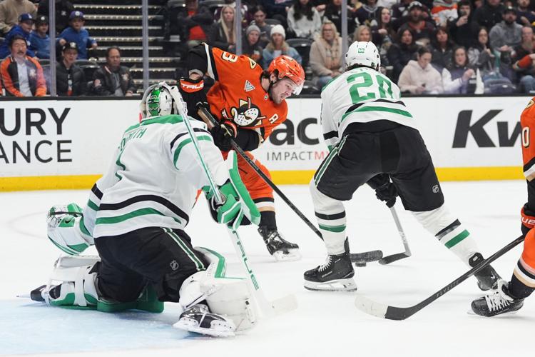Lukas Dostal has 24 saves as Ducks beat Stars 3-1 to snap nine-game ...