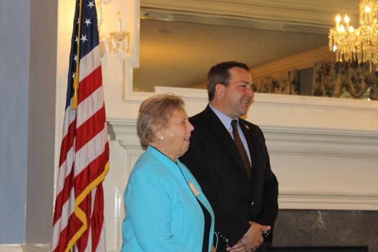 Denise Riley honored as Woman of Distinction | Photos | stardem.com