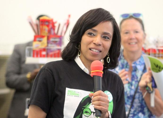 Alsobrooks visits Pine Street Market in Cambridge | Local | stardem.com