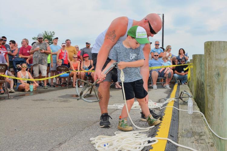 Record crowd celebrates waterman's heritage | Local | stardem.com