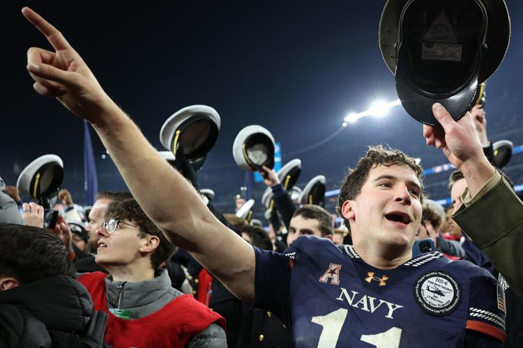 Sports betting roundup: NFL favorites deliver for bettors in Week 15 ...