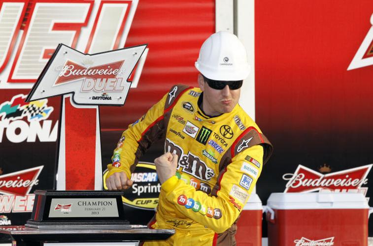 Harvick and Kyle Busch win Daytona 500 duels | Pros | stardem.com