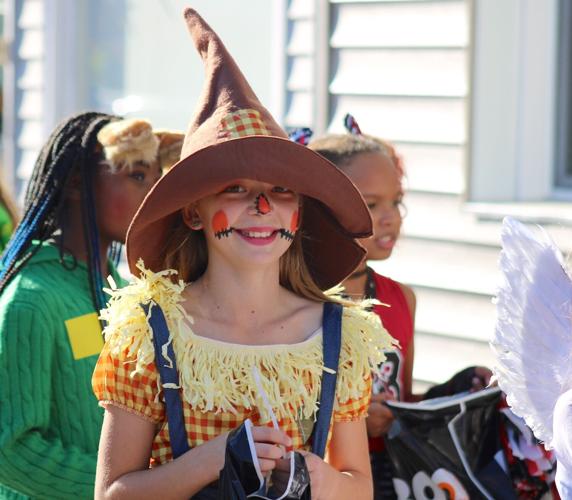 Ridgely Elementary School students get into the Halloween spirit ...